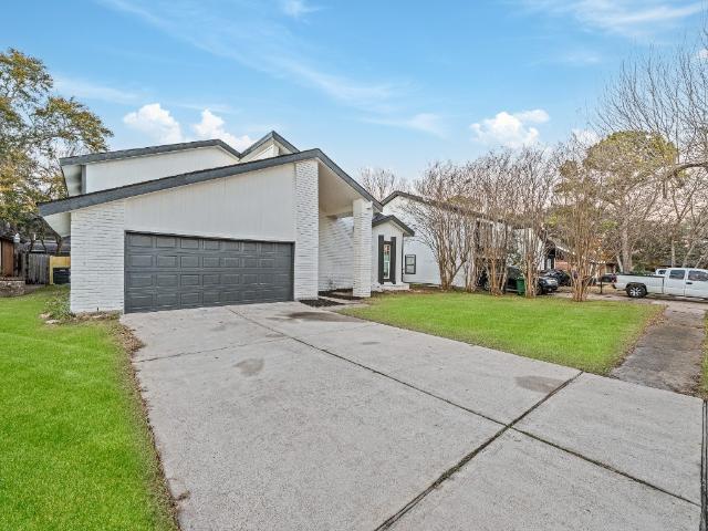 7622 Candle Green Ln, Houston, TX 77071 | Compass