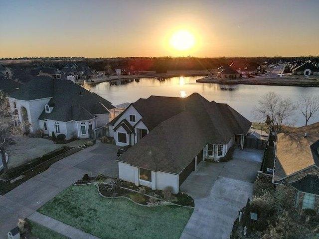 7623 Wyatt Lake Dr, Lawton, OK 73505