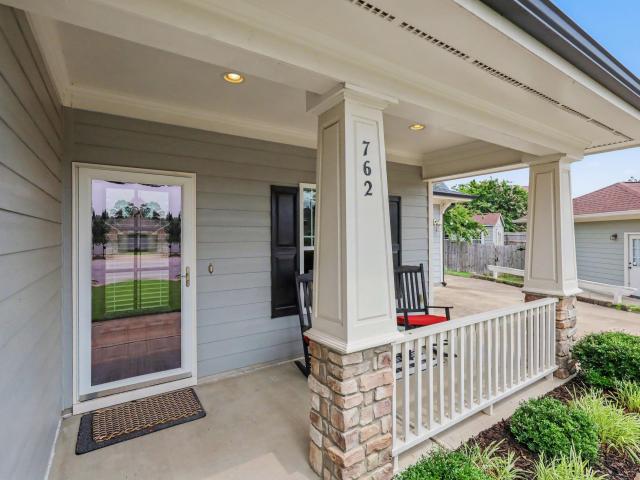 762 Arrowhead Lake Court