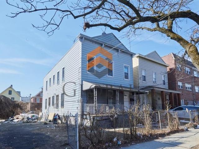 762 E 221st St, Bronx, NY 10467