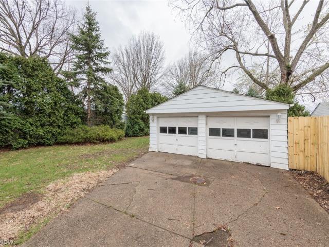 762 E 305th Street