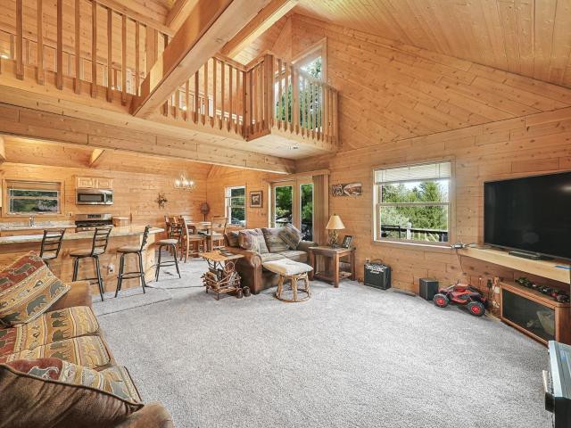 762 Hillcrest Drive