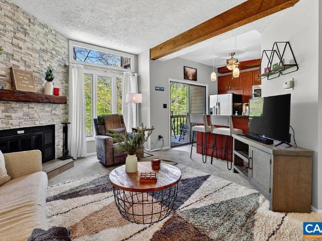 762 Laurelwood Condos
