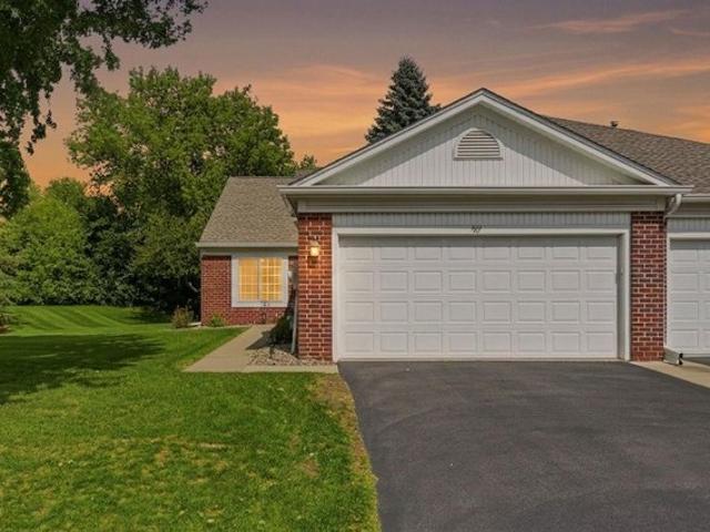 762 Lake Ridge Dr, Woodbury, MN 55129