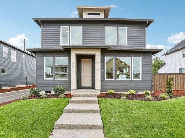 762 Magnolia Ave, Woodburn, OR 97071