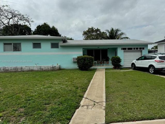 762 NW 188th Dr, Miami Gardens, FL 33169