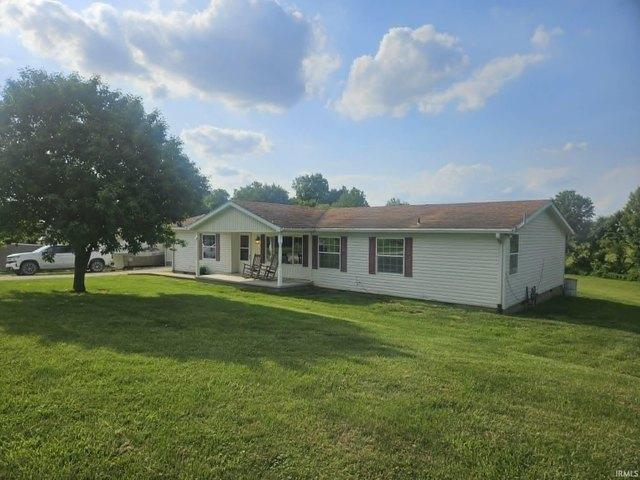 762 Rolling Hills Estates Rd, Washington, IN 47501