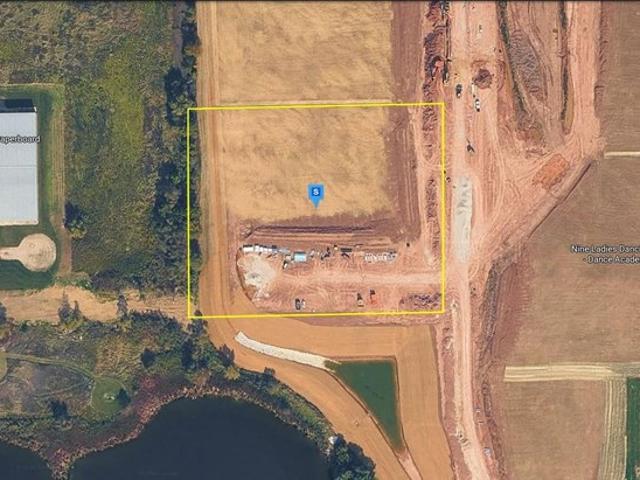 762 Tower Dr, Fredonia, WI 53021