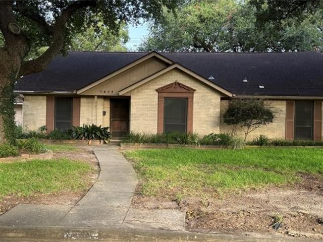 7634 Glen Vista St, Houston, TX 77061