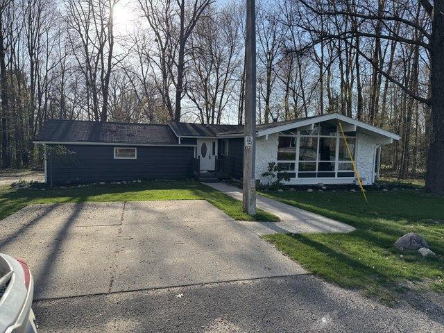 7635 Eighth St, Stanwood, MI 49346