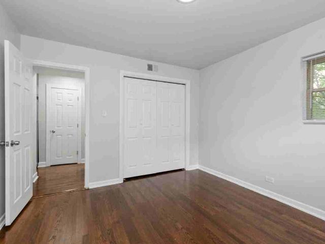 7635 S. Coles Avenue 2 Bedroom Apartment for Rent at 7635 S Coles Ave, Chicago, IL 60649 South Shore