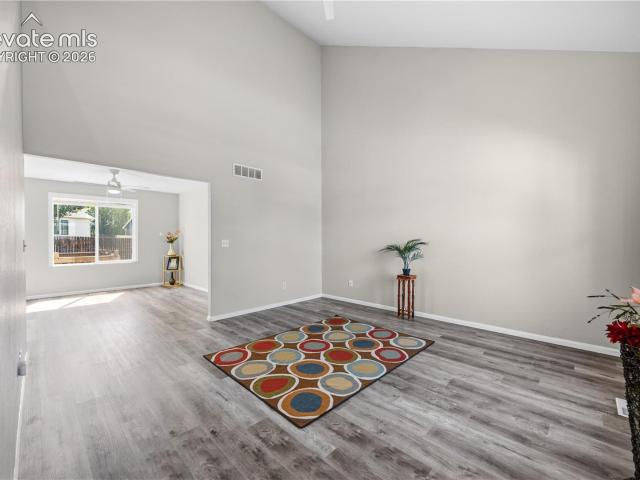 7636 Middle Bay Way