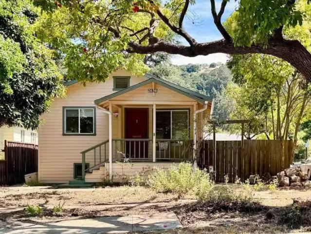 7636 Circle Hill Dr, Oakland, CA 94605 656839027