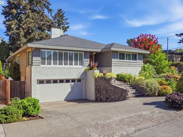 7637 NE Sacramento St, Portland, OR 97213