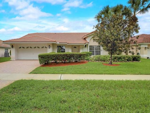 7637 Briarcliff Cir, Lake Worth, FL 33467