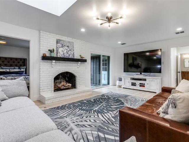 7637 La Risa Drive