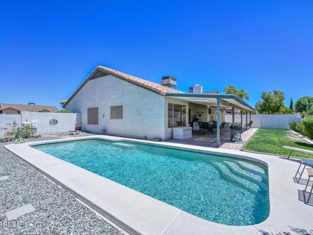 7637 w dreyfus drive