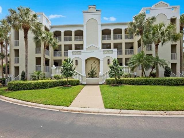 7638 Pebble Creek Cir #204, Naples, FL 34108