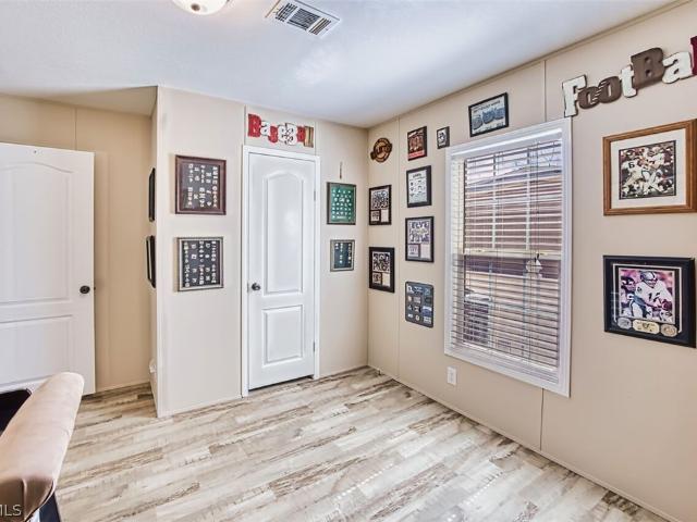 7638 Peyraud Dr, North Fort Myers, FL 33917 | MLS #2026009