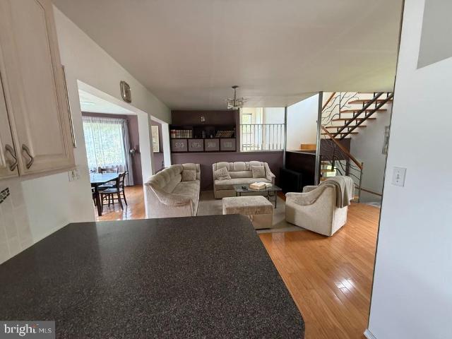 7639 Lake Shore Drive