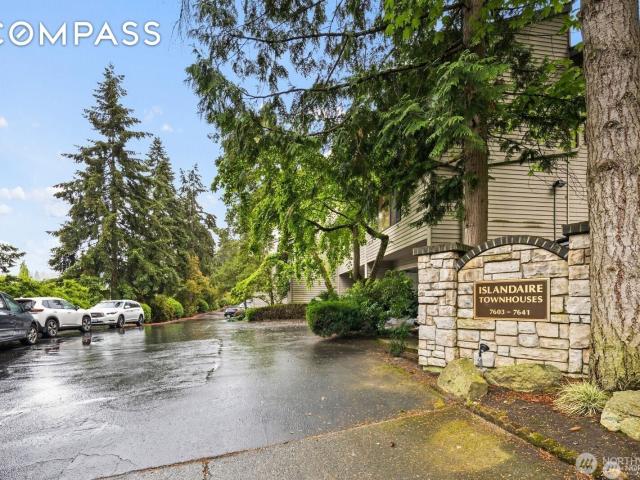 7639 SE 29th St, Mercer Island, WA