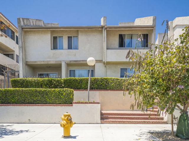 7631 Reseda Boulevard 79X
