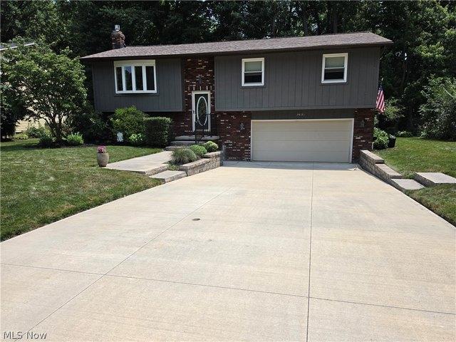 7631 White Pine Ct, Mentor, OH 44060