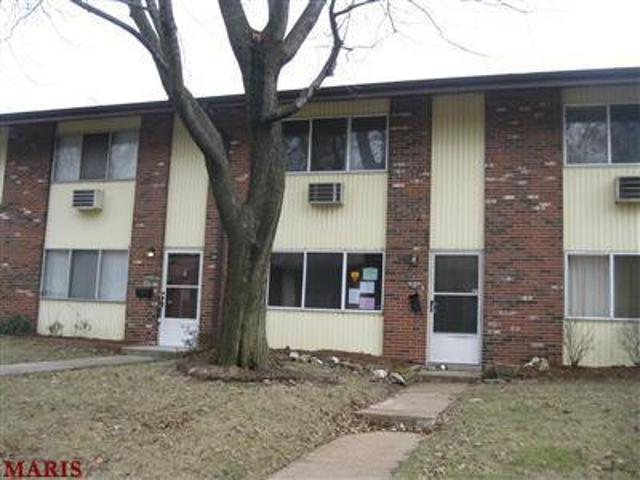 7632 Hazelcrest Dr, Hazelwood, MO 63042