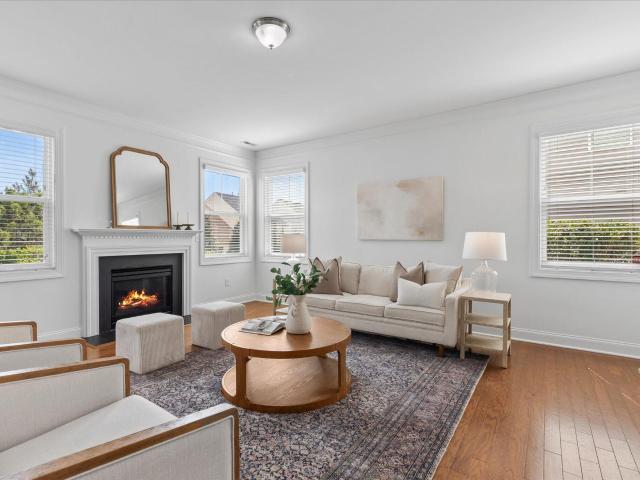 7633 Mapleshire Drive