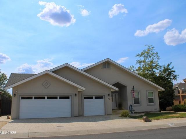 763 Divot Dr, Fernley, NV 89408