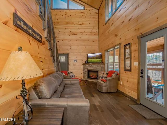 763 Ski View Lane