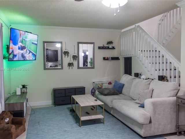 7645 NW 38th Ct, Sunrise, FL 33351