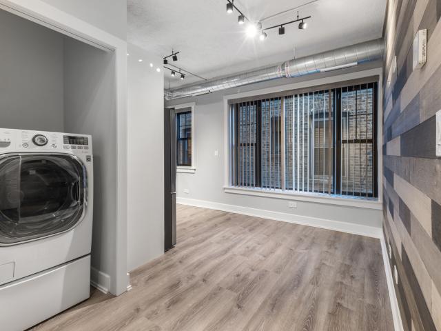 7645 N Sheridan Rd, Unit 503, Chicago, IL 60626 | Compass