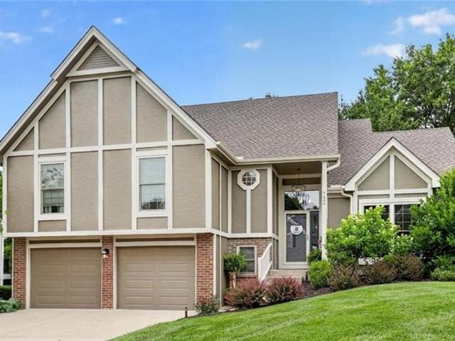 7646 N Pomona Ave, Kansas City, MO 64152
