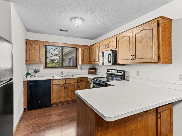 7646 13th St N, Oakdale, MN 55128 | MLS #7038