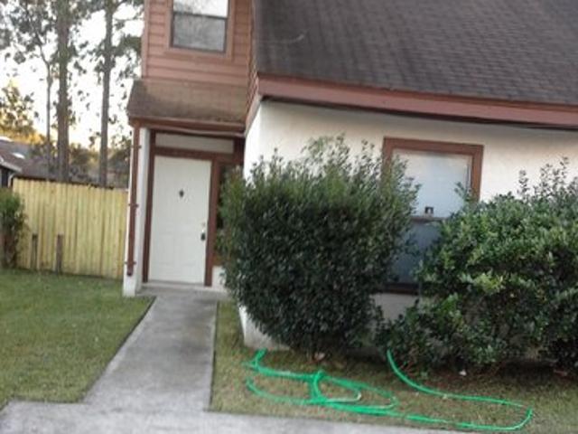 7648 Jana Ln S, Jacksonville, FL 32210