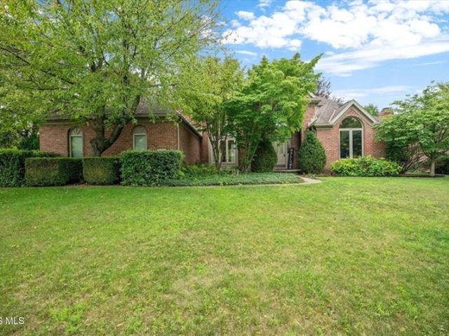 7649 Pebble Creek Dr, Maumee, OH 43537