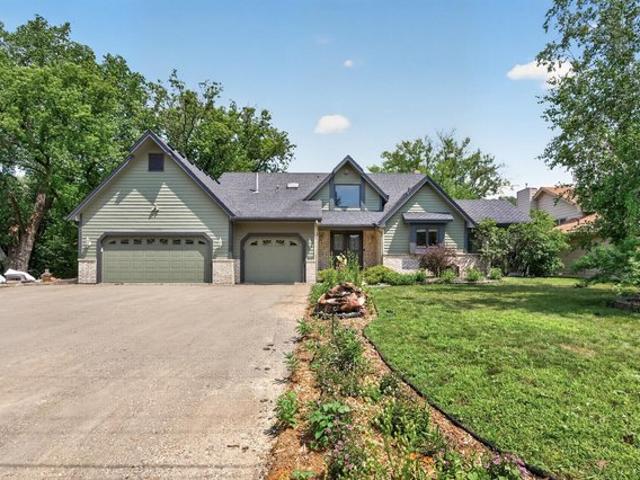7640 Douglas Dr N, Brooklyn Park, MN 55443