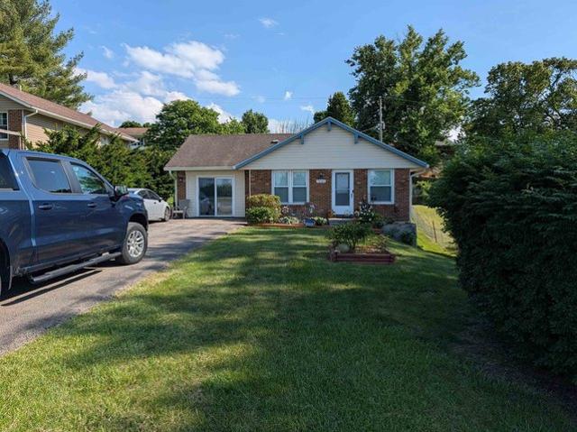 7640 Peppers Ferry Blvd, Fairlawn, VA 24141