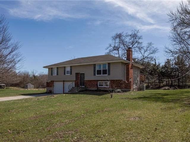 7640 W 194th St, Stilwell, KS