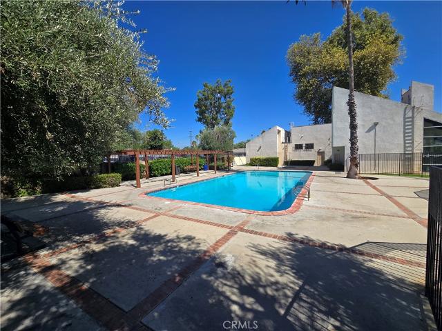 7641 Reseda 120