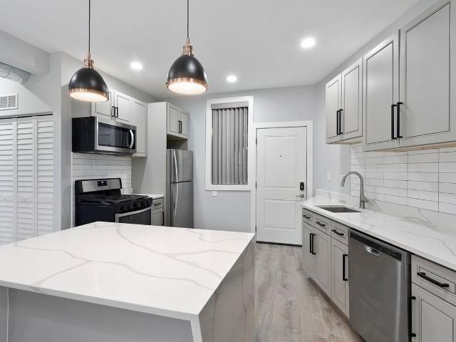7642 48 N Eastlake Terrace 2 Bedroom Apartment for Rent at 7642 N Eastlake Ter, Chicago, IL 60626 Rogers Park