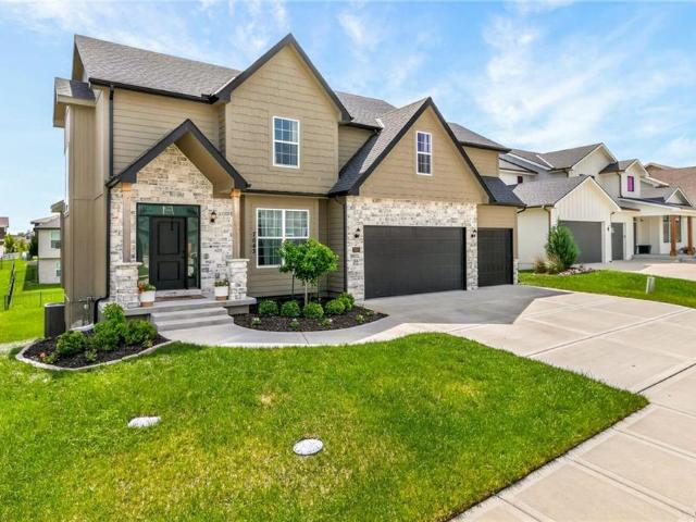 7643 N Sycamore Ave, Kansas City, MO 64158 | MLS #2602 | Compass