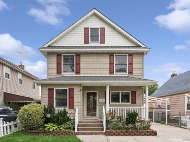 76 43 th St, New Hyde Park, NY 11040