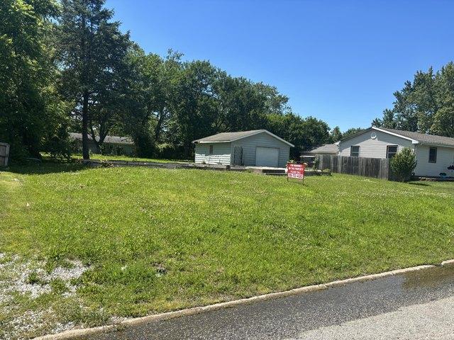 764 Acadia Rd, Valparaiso, IN 46385
