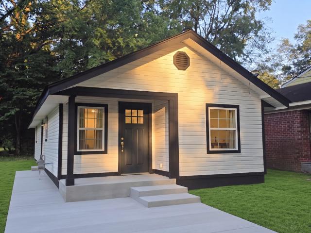 764 Alma St, 3 beds, 2 full baths
