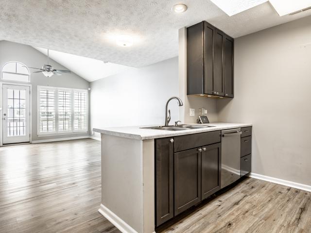 7654 Harbour Isle, Indianapolis, IN 46240 | MLS #22084