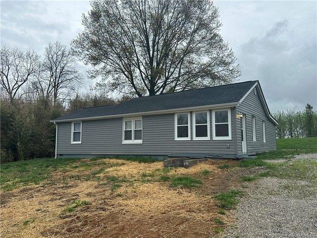 7658 Pekin Rd, Greenville, IN 47124