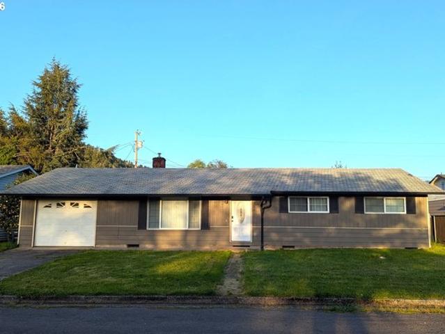 76501 Portal Dr, Oakridge, OR 97463
