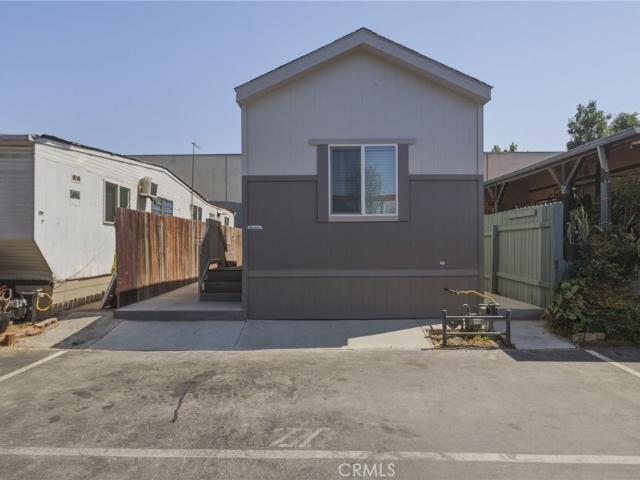 7650 Balboa Boulevard 27